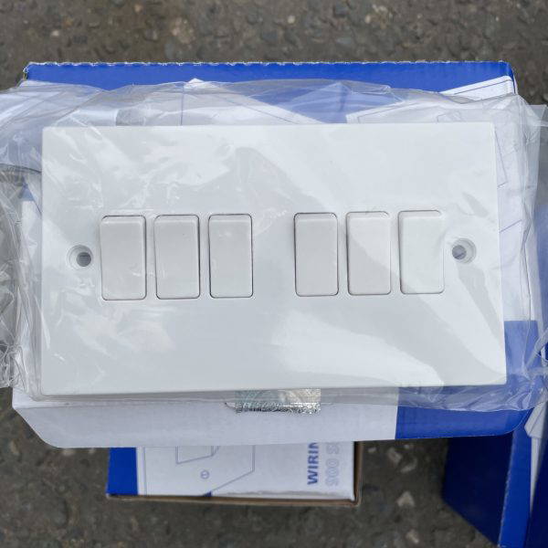 10a 6 Gang 2 Way Switch, White | RS Distribution